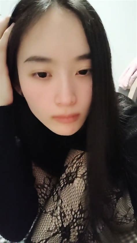 黑长直新人气质美女！强烈要求大秀！极品美腿网袜，脱光光自摸揉穴，掰开给你看，妹妹好想被操 Eporner