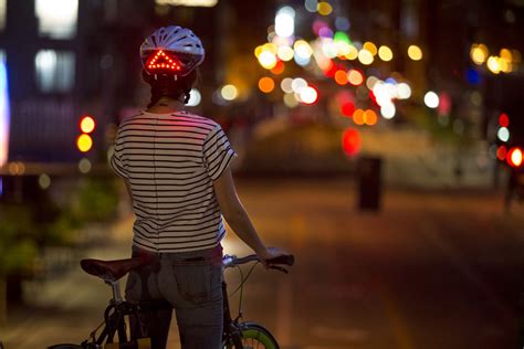 Lumos Smart Bike Helmet Incorporates Brake Lights And Indicators