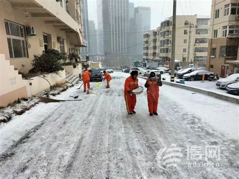金家岭街道开展清雪行动 为居民出行保驾护航除雪作业道路