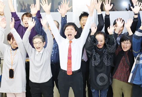 豊橋市長選 長坂氏が初当選 東日新聞