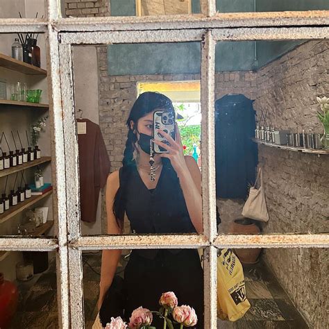 Le Sserafim Pics On Twitter Yunjin Udpate Instagram