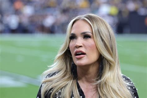 Carrie Underwood Made History On Sunday Night Football The Spun