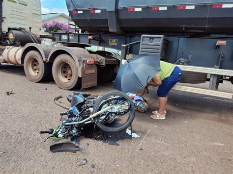 Condutor De Motocicleta Foge De Abordagem Policial E Se Envolve Em