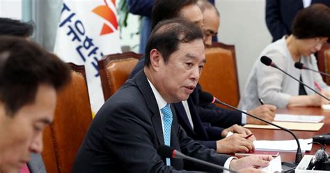 한국당 기소 시 당원권 정지 당헌·당규 개정 검토