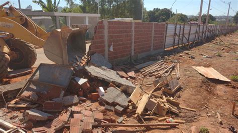 Em Operação Pronto Emprego Df Legal Derruba Obras Irregulares No Gama