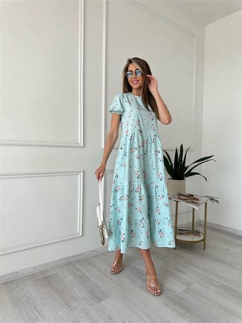 Дуже красива сукня міді в квітковий принт — ціна 2649 грн у каталозі