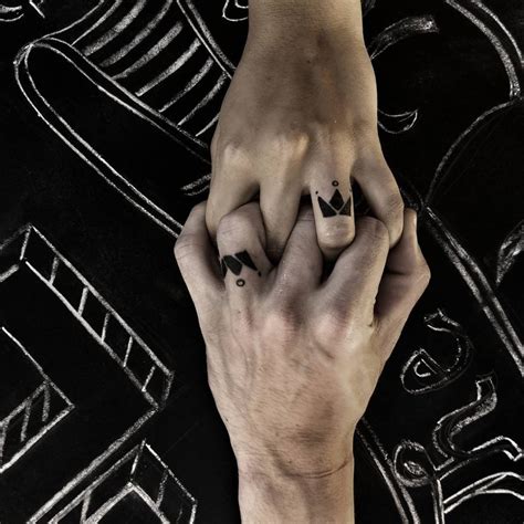 60 Hearwarming Wedding Ring Tattoo Ideas The New Celebrity Trend