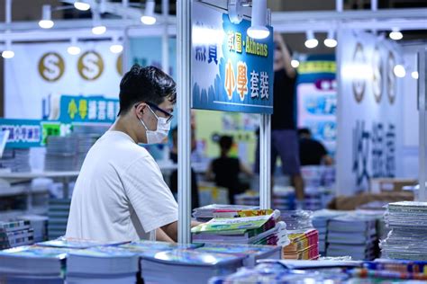 香港書展│明日會展開鑼 大會預料入場人數較疫情時80多萬增一成 星島日報