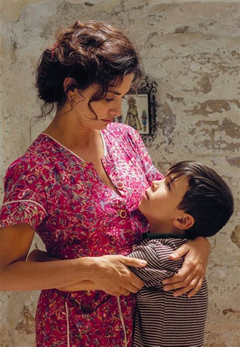 Pin By Niya On Motherhood Young Mothers Actresses Beautiful Women