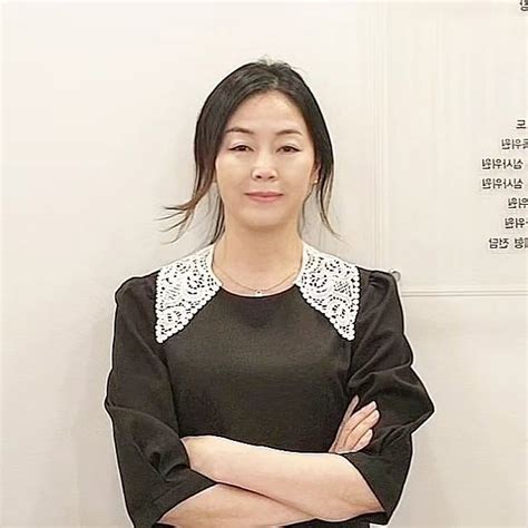 사람들이 꿈을 포기하고 사는 이유 한 가지는 내 안에 있는 작은사람이 큰 사람을 물리쳤기 때문이래 내 꿈이 모델은 아니야