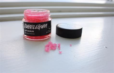 Lush Bubblegum Lip Scrub Review — Sephira