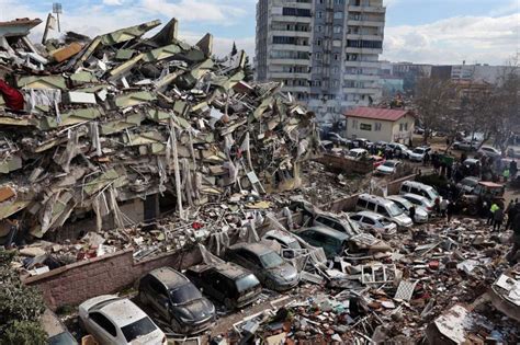 Más de 7 300 muertos deja el terremoto en Turquía y Siria La Razón