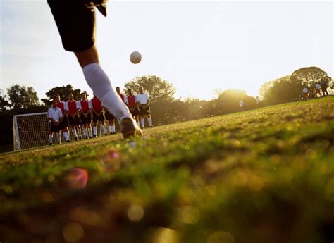 How To Curve A Soccer Ball Bend It Like The Pros Backyard Sidekick