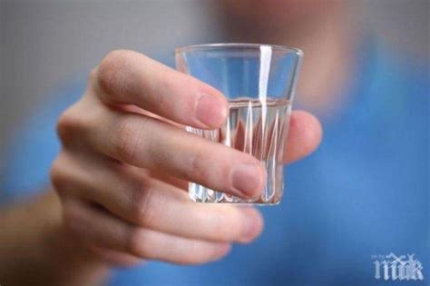 Компрес с водка спасява от болки в гърба и шията Информационна