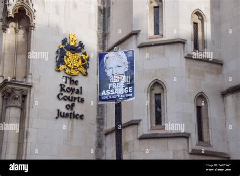 London Uk 28th October 2021 Protesters Outside The Royal Courts Of