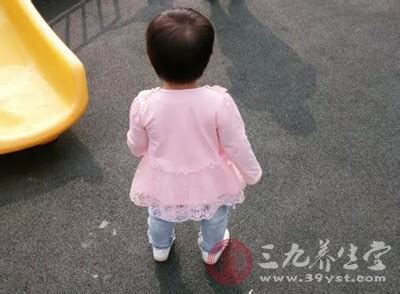 请问晚上睡觉老是出汗是什么原因 晚上睡觉出汗全身湿透 随意云