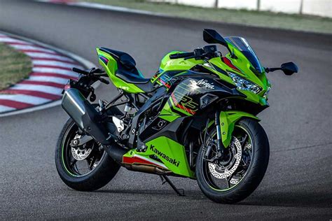 カワサキ 気筒 ccバイクのNinja ZX RRを海外で公開日本では 年秋に導入予定 autosport web