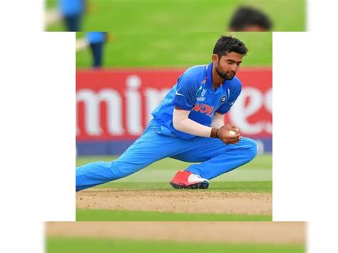 Who Is Shiva Singh In Whose Over Rituraj Gaikwad Hit 7 Sixes Apmp कौन