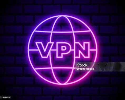 어두운 벽돌 벽 배경에 격리 빛나는 네온 Vpn 네트워크 연결 아이콘 사회 기술 클라우드 컴퓨팅 개념 벡터 일러스트레이션 0명에 대한 스톡 벡터 아트 및 기타 이미지