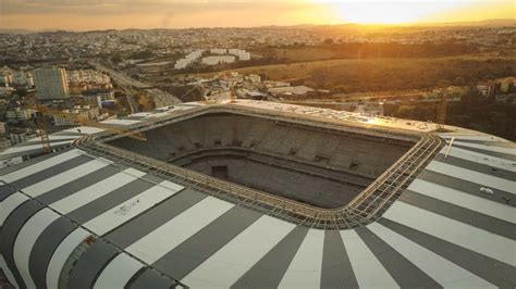 Urgente Incêndio Atinge Lote Ao Lado Da Arena Mrv E Torcida Do Galo Se
