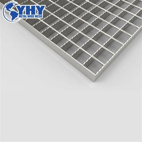 Compound Steel Grating Composed Of Checkered Plate And Steel Grating
