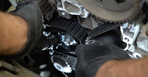 Come Cambiare Pompa Acqua Kit Cinghia Distribuzione Su FORD Ecosport