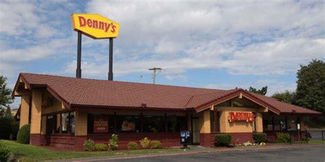 Dennys Ihop And More Permanently Shutter Dozens Of Locations Amid
