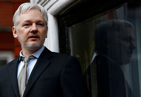 Wikileaks Le Lanceur Dalerte Julian Assange Libéré Après Avoir Passé