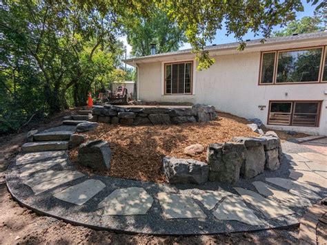 Superior Trap Outcrop Walls Bluestone Steppers Set In 3 4 Trap Gravel