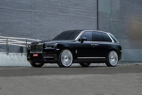 Permaisuri Forgiato Trimestre M With Rolls Royce Cullinan