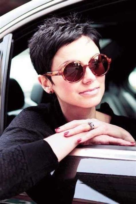 Κοντά κουρέματα χτενίσματα για γυναίκες με λεπτή τρίχα