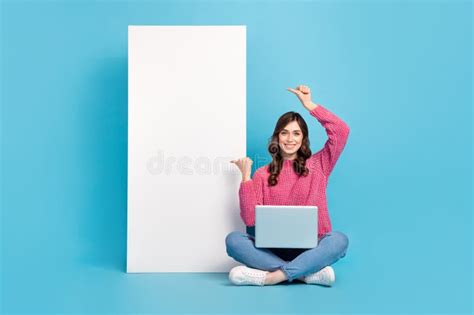 Full Length Photo Of Girl Java Coder Wear Pink Knit Sweater Website