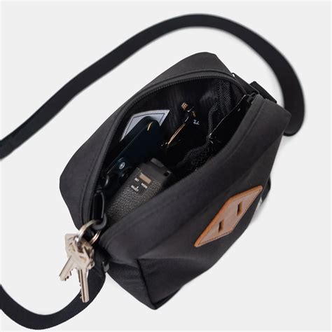 Herschel Heritage Unisex Χιαστί Τσάντα Μαύρο 11384-00001