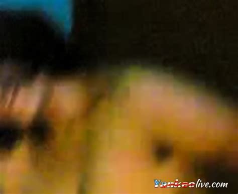 Smiley Indian Gf Strips Eporner