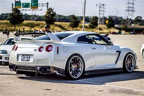 Sexy Gtr R35 Nissan Skyline Gtrs Nismo Power Pinterest