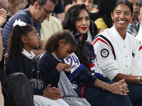 Kobe Bryants Daughter Bianka Throws First Pitch At Dodger Stadium In