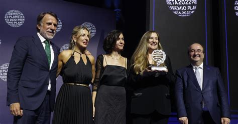 ¿de Qué Trata Lejos De Luisiana La Novela De Luz Gabás Que Ha Ganado