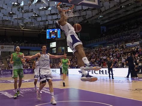 92 82 El Uemc Rvb En Playoffs Valladoliddeportees