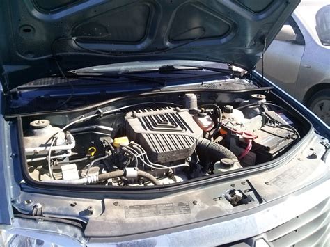 Резинка под капот и в багажник — Renault Logan 1g 1 6 л 2013 года тюнинг Drive2