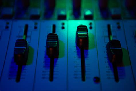 17 Girl Groups That Dominated 90s Radio