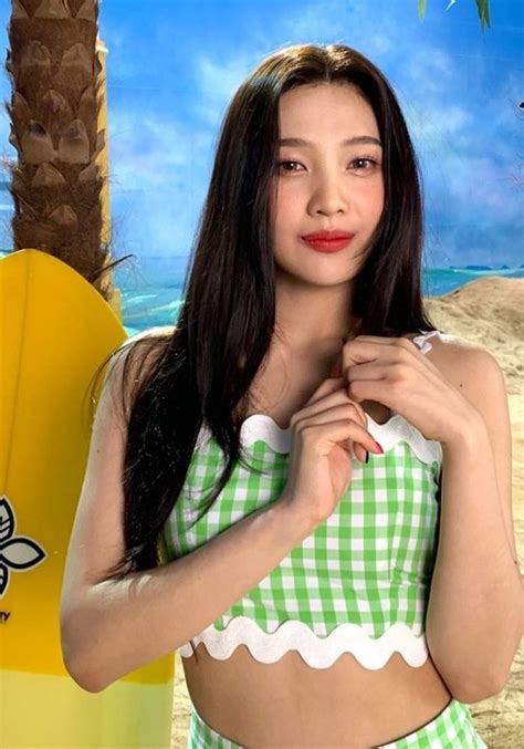 Pin On Red Velvet 레드벨벳 Red Velvet Joy Red Velvet Beautiful People