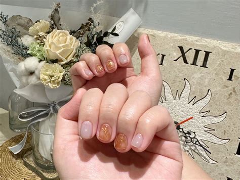 煥然一新的指尖藝術，新店美甲推薦【伊特美甲】cp值超高的初秋優惠款，用心打造獨特風采，讓美麗自指尖綻放！ Roroand兔兔的跑跳人生
