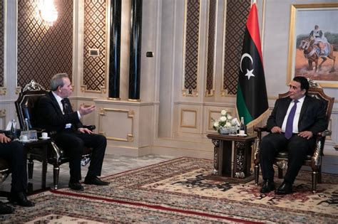 🔴 رئيس الحكومة يتحادث مع رئيس المجلس الرئاسي الليبي تحادث رئيس الحكومة