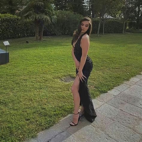 Pin De Byron Verdezoto En Hailee Famosas Guapas Chica Modelo