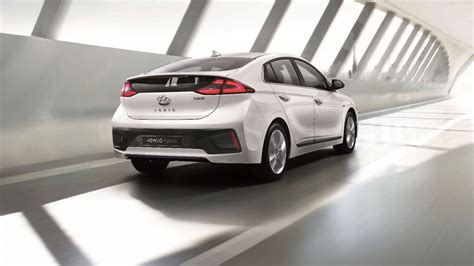 Hyundai también se apunta al híbrido con el nuevo Ioniq