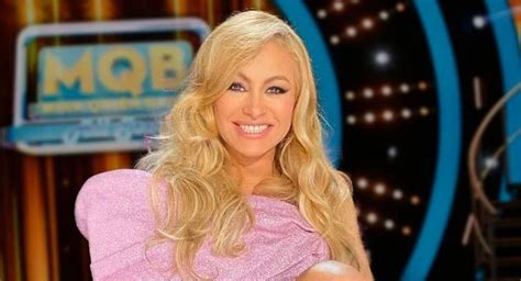Paulina Rubio Fue Captada Defecando En La Orilla Del Mar