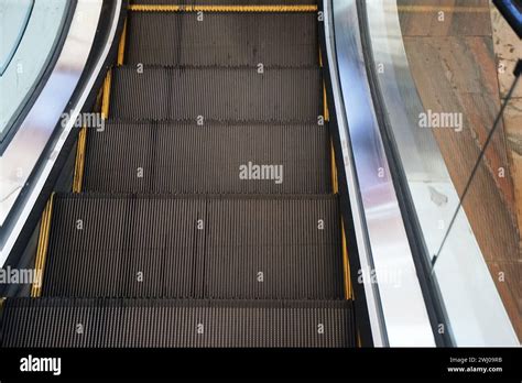 Automatic Staircase Immagini E Fotografie Stock Ad Alta Risoluzione Alamy