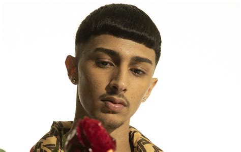 Denunciato Il Rapper Baby Gang Ha Usato Le Foto Dei Figli Di Un Influencer In Un Videoclip