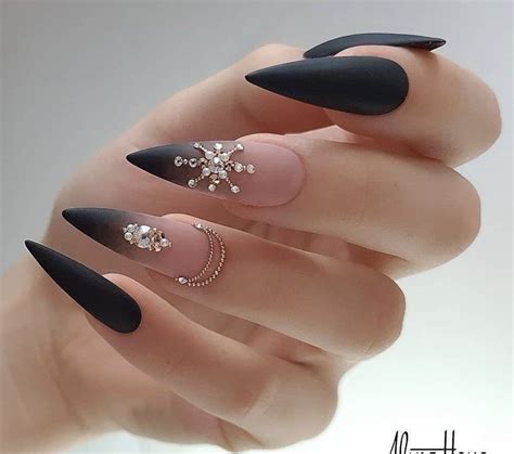 42 Stunning Designs For Stiletto Nails For A Daring New Look Artofit