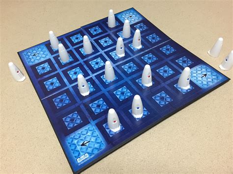 おばけを動かす将棋のようなボードゲーム「ガイスター」レビュー Anboard Analog And Board Games Blog